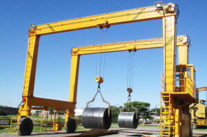 Straddle Carriers for Efficient Modular Construction Handling